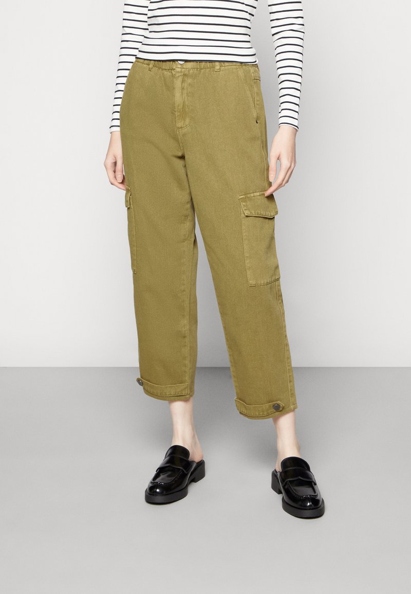 Kaffe ELEKTRA CROPPED PANTS - Cargobroek - washed lizard/groen - Zalando.nl