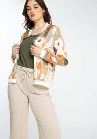 Cassis KURZE GEBLÜMTE MIT REISSVERSCHLUSS - Chaquetas bomber - khaki ...