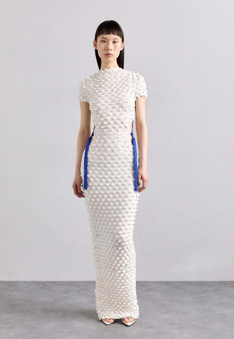 Chet Lo MIDI SPIKES CHINESE KNOT GOWN - Jumper dress - white - Zalando.ie