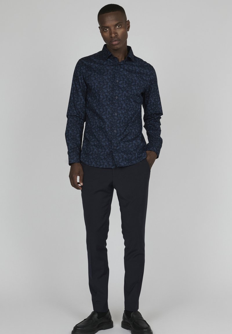 Matinique MATINIQUE MATROSTOL BN - Camisa - dark navy/azul marino ...