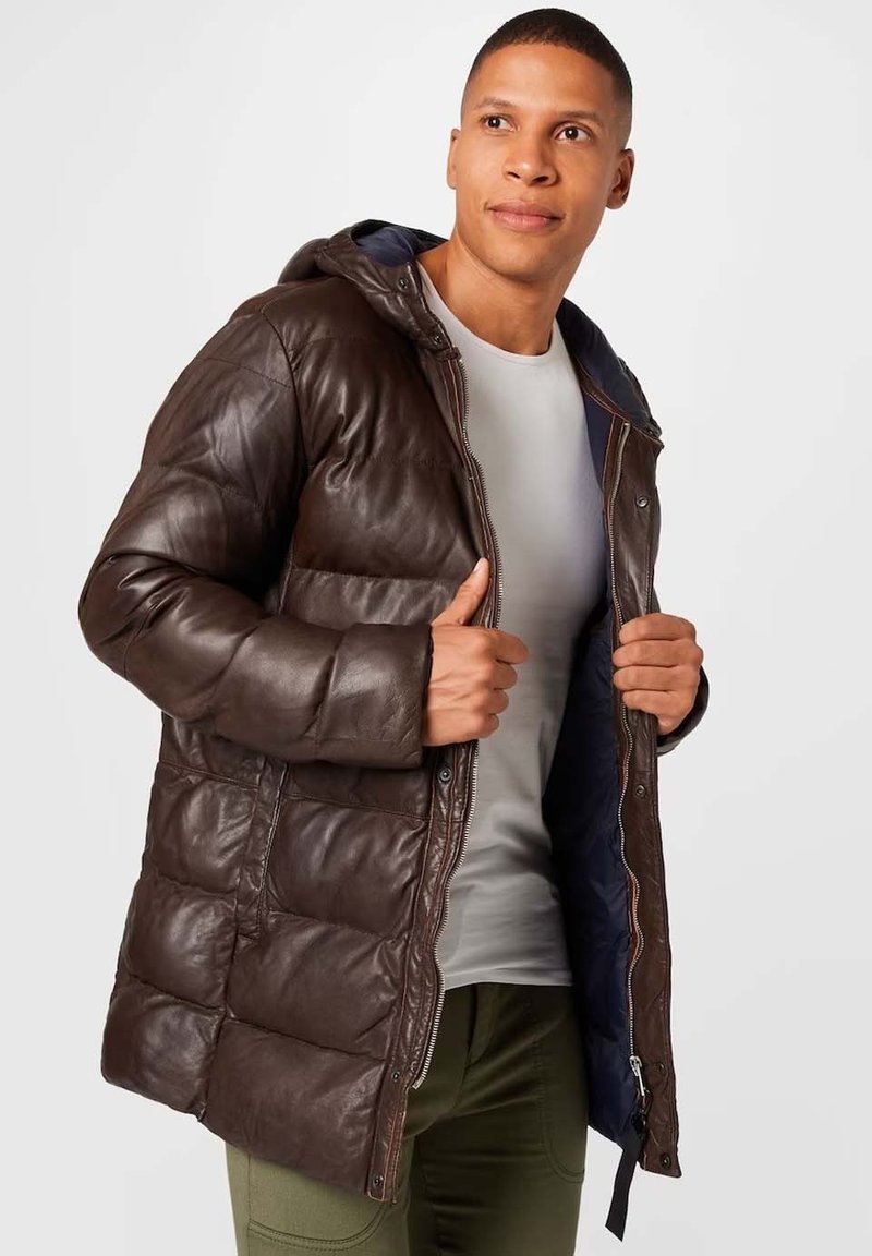 Freaky Nation OUTSTANDING - Vinterkappa /-rock - dark ork/mörkbrun ...