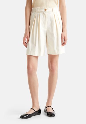 United Colors of Benetton STRETCH BERMUDAS - Shorts - white/blanco ...