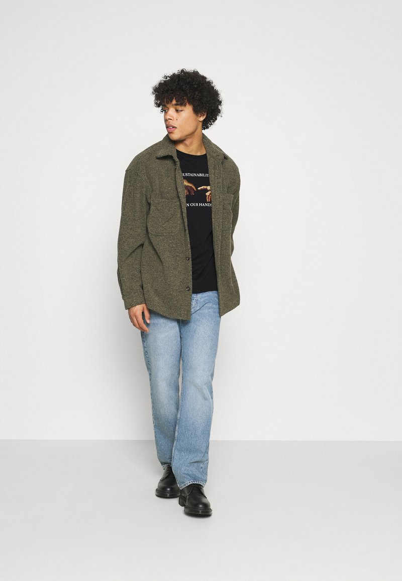 Zign Nyomott mintás póló - black/fekete - Zalando.hu