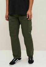 Next RELAXED FIT PARACHUTE - Pantalon cargo - khaki green/vert - ZALANDO.FR