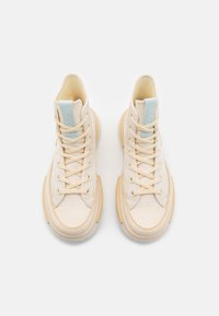 Converse RUN STAR LEGACY PLATFORM FESTIVAL FASHION - Sneakers alte ...