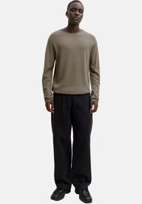 Jack & Jones 2 PACK - Jumper - vetiver/brown - Zalando