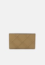 Tory Burch FLEMING SOFT CARD CASE - Wallet - pebblestone/off-white ...