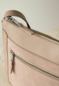 Next Cross body bag - beige - (Pre-owned) - Zalando.ie