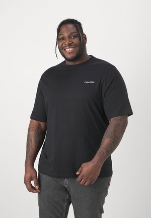 Calvin Klein Jeans Plus SEASONAL MONOLOGO TEE - T-Shirt print - ck black/porpoise/schwarz ...