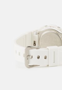 G-SHOCK RADIO CONTROLLED - Digital watch - white - Zalando.co.uk