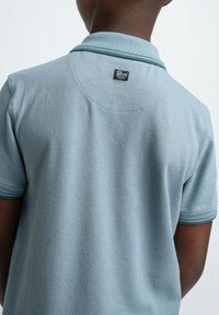 Petrol Industries CLASSIC - Polo - dusty blue/azul - Zalando.es