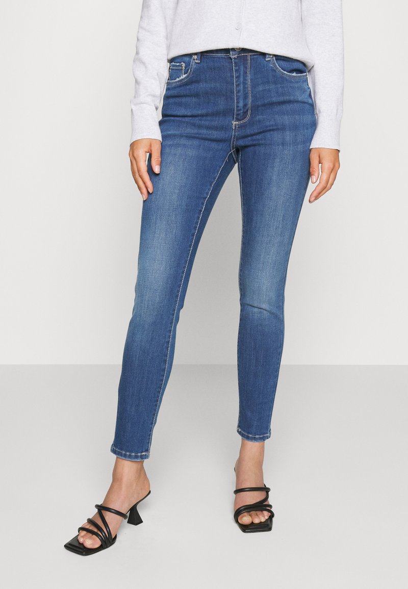 Vero Moda Petite VMSOPHIA - Jeans Skinny Fit - medium blue denim/blue ...
