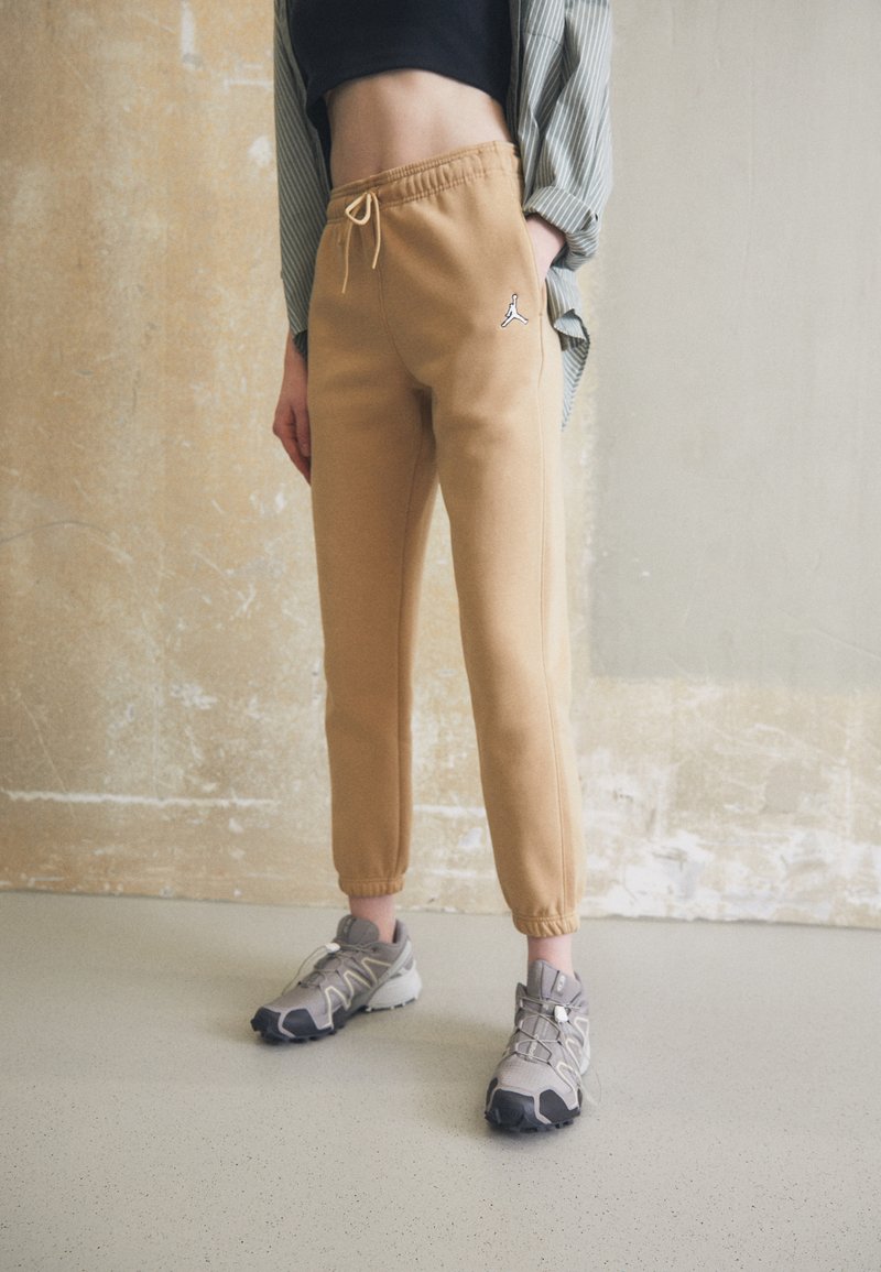 Jordan Pant Tracksuit Bottoms Desert Beige Zalando De