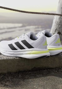 adidas Performance GALAXY 7 - Scarpe da corsa su strada - cloud white ...