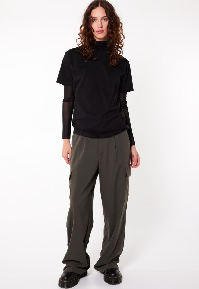 America Today PHYNE - Cargo trousers - dark army/dark green - Zalando.de