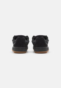 Vans SPEED LS UNISEX - Skatová obuv - black/čierna - Zalando.sk