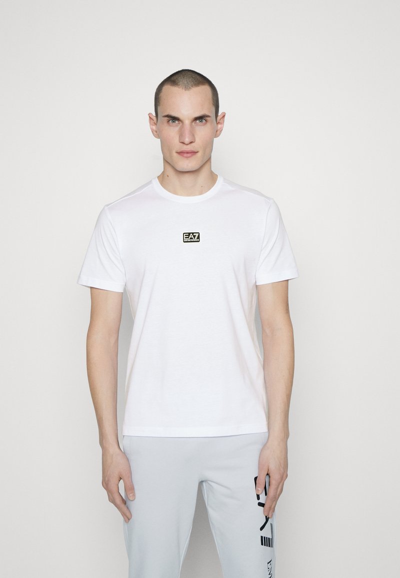 EA7 Emporio Armani T-shirts - white/hvit - Zalando.no