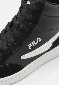 Fila CREW MID TEENS UNISEX - Höga sneakers - black/svart - Zalando.se