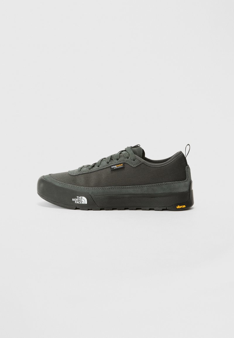 The North Face CLYFFE UNISEX - Trainers - asphalt grey/black/dark grey ...