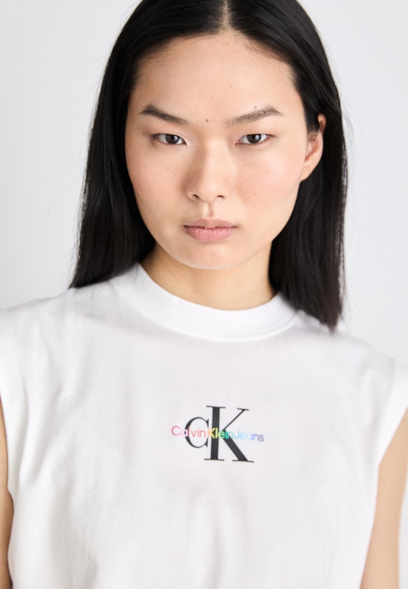 Calvin Klein Jeans Monologo Graphic Sleeveless Tee Top Bright White