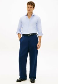 Tommy Hilfiger SMART CASUAL ITHACA STRIPE - Overhemd - blue bell ...