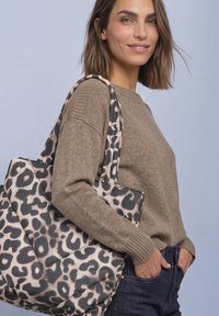 Street One LINED SHOPPER BAG WITH LEOPARD PRINT - Einkaufstasche ...