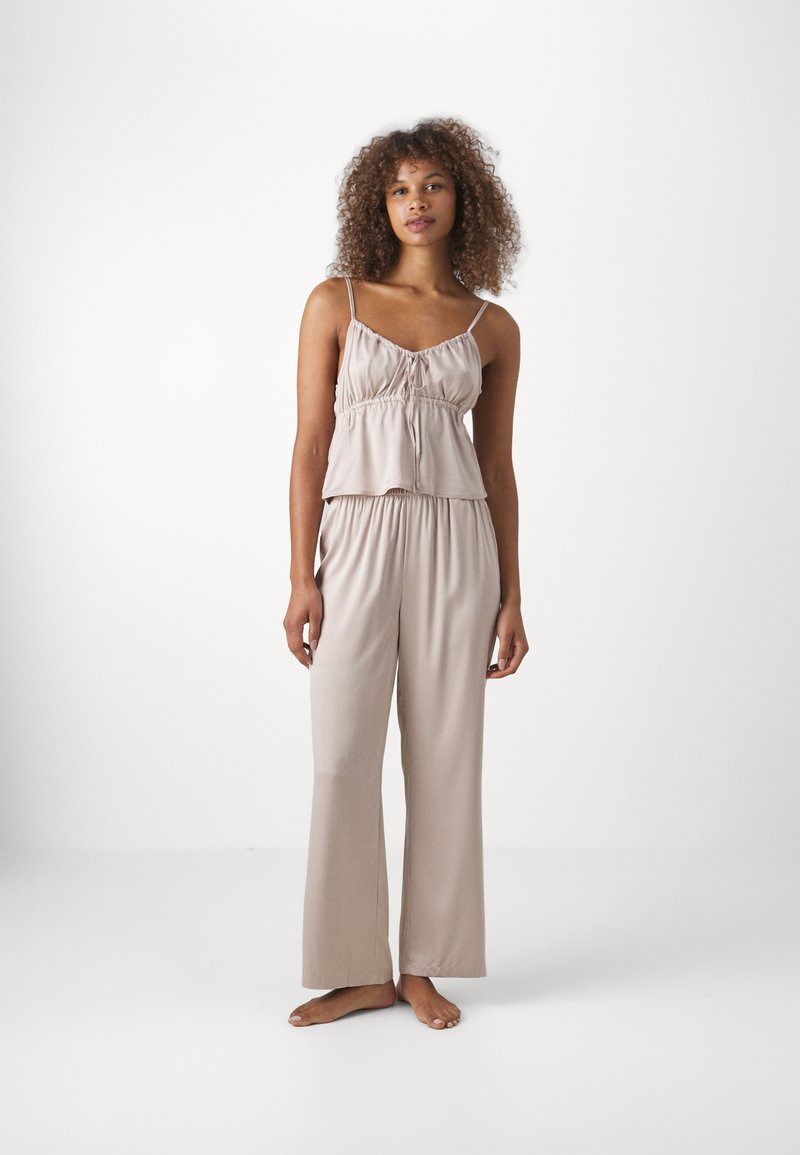 ONLY ONLSOFIE SINGLET PANTS NIGHTWEAR - Pyjamas - mushroom/ljusbrun ...