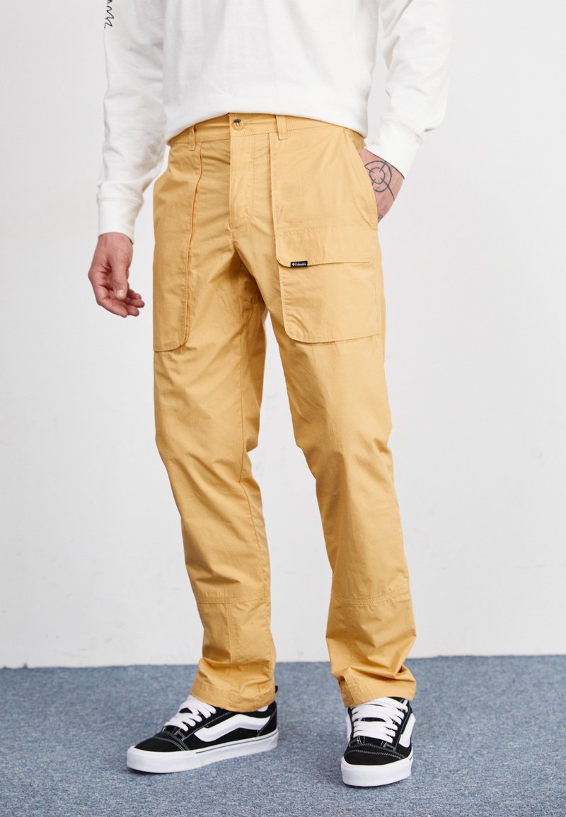 Columbia LANDROAMER™ PANT - Pantalones cargo - light camel/camel ...
