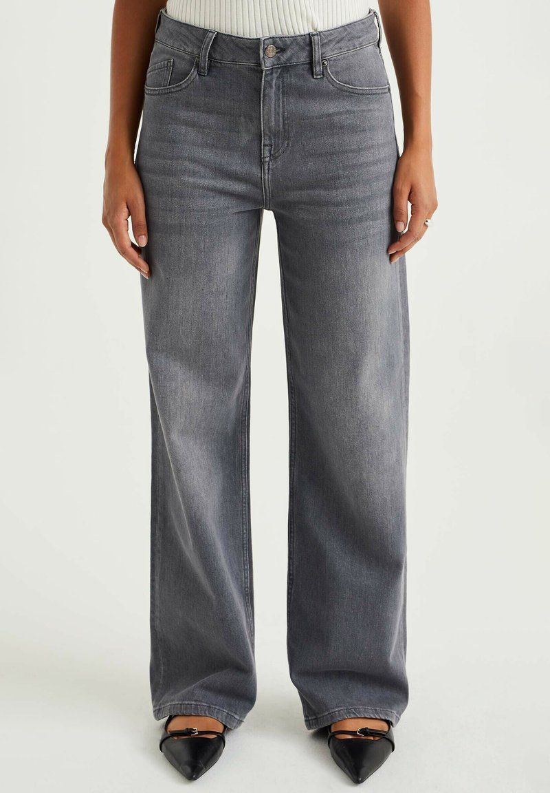 WE Fashion RIDGE - Flared Jeans - grey/lichtgrijs - Zalando.nl