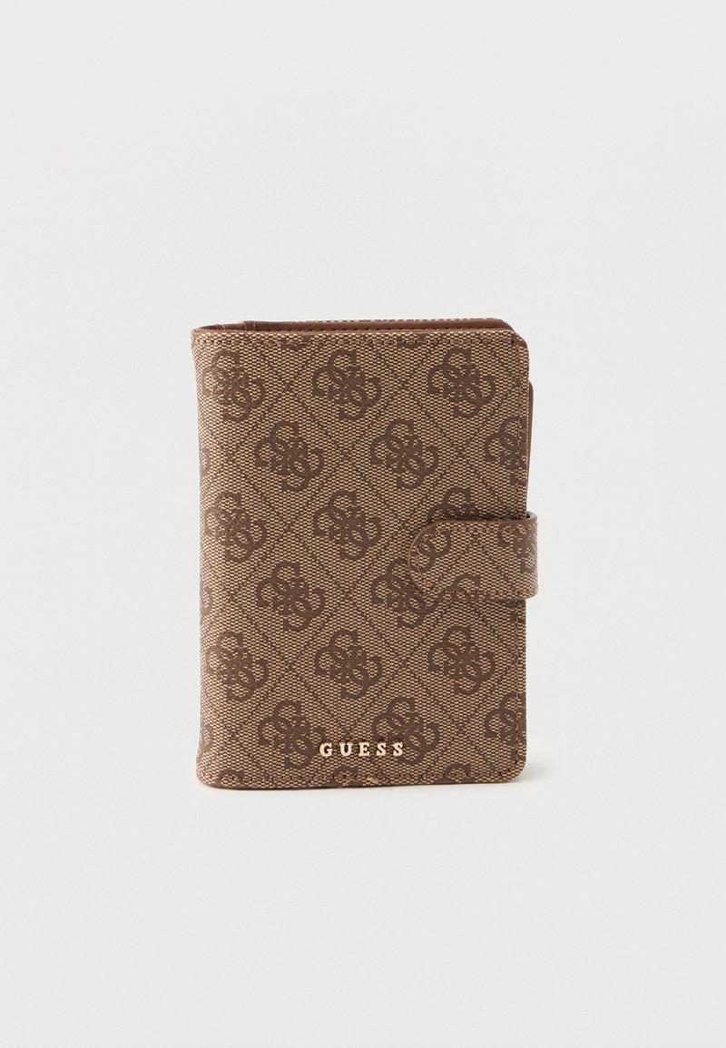 Guess GIFT BOX PASSPORT CASE KEYRING UNISEX SET - Porte-clefs - beige ...
