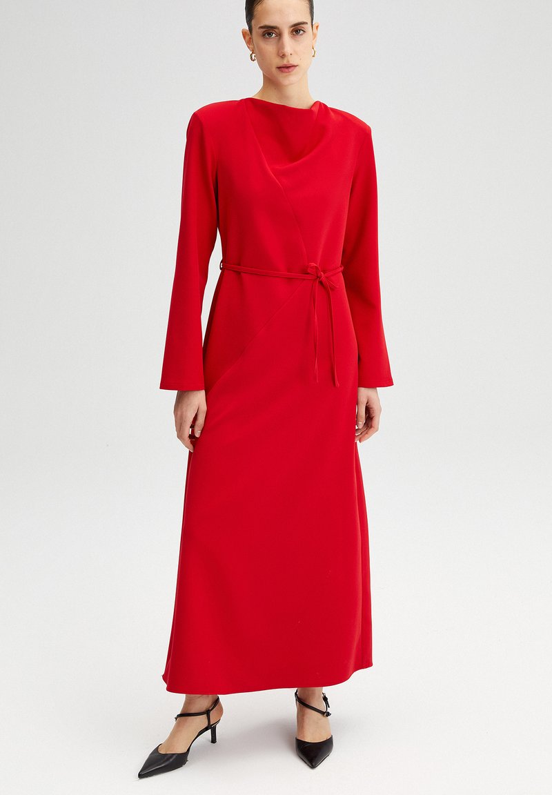 Touché Privé BELTED - Robe longue - red/rouge - ZALANDO.FR