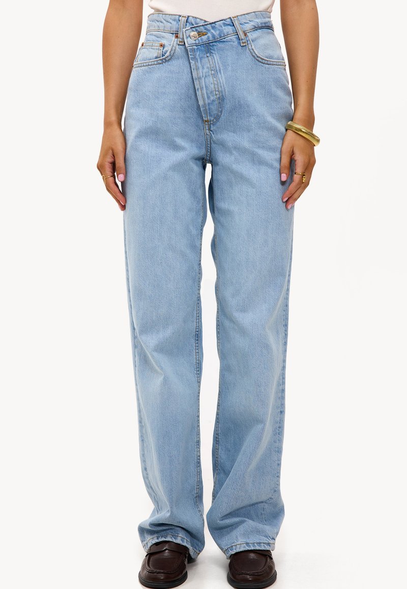 LOAVIES DREAMING AWAKE - Straight leg jeans - denim blue light/light ...