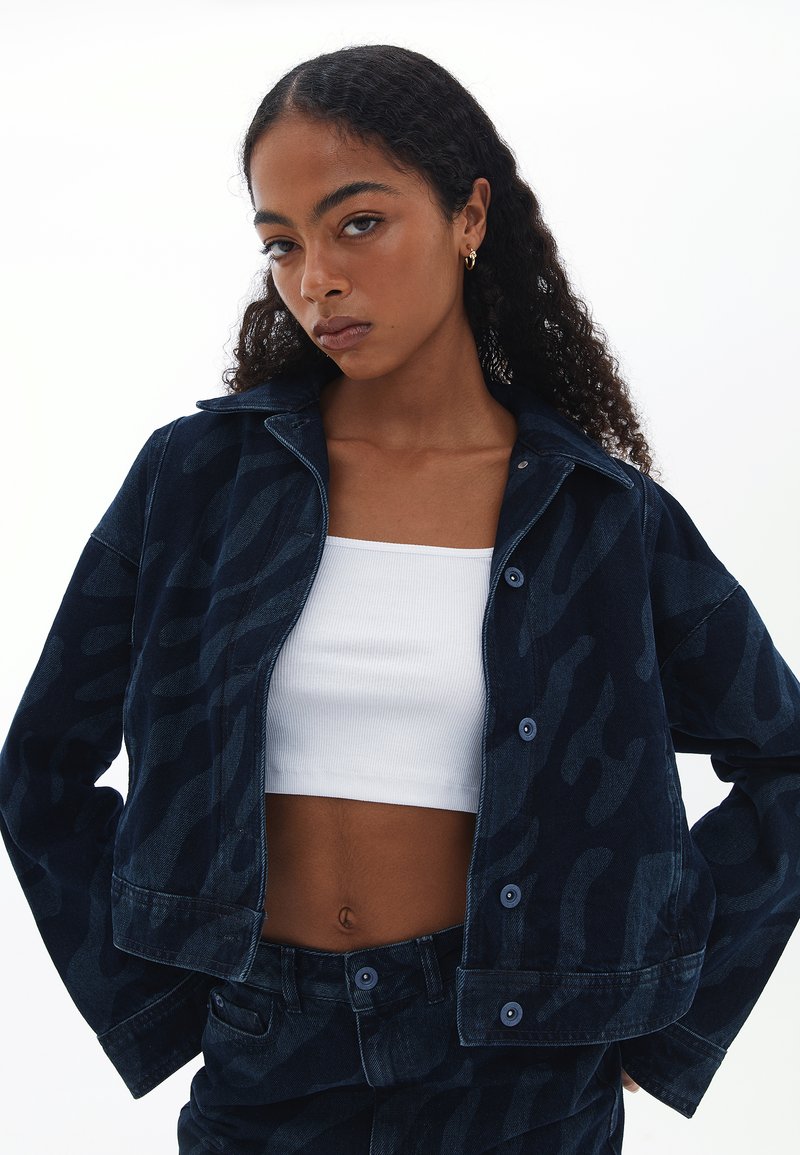OXXO CROP PATTERNED - Jeansjacke - blue black denim/blue-black denim ...