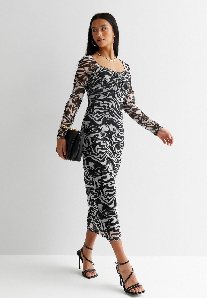 New Look Petite PETITE MARBLE LONG SLEEVE - SHIFT DRESS - Robe fourreau ...