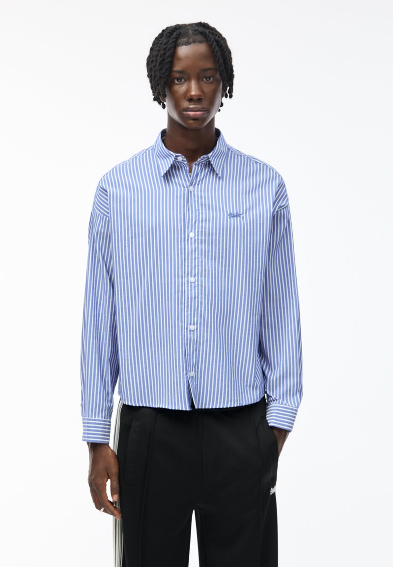 PULL&BEAR STRIPED - Shirt - blue - Zalando