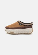 UGG VENTURE DAZE UNISEX - Slip-ins - chestnut/ceramic/cognac - Zalando.se