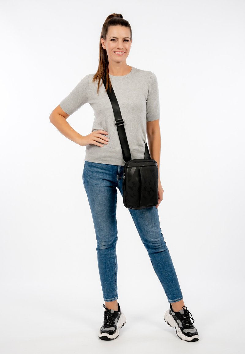 SURI FREY IVY - Umhängetasche - black/schwarz - Zalando.at