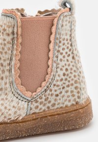 Bisgaard SIGGI - Zapatos de bebé - brown/marrón claro - Zalando.es