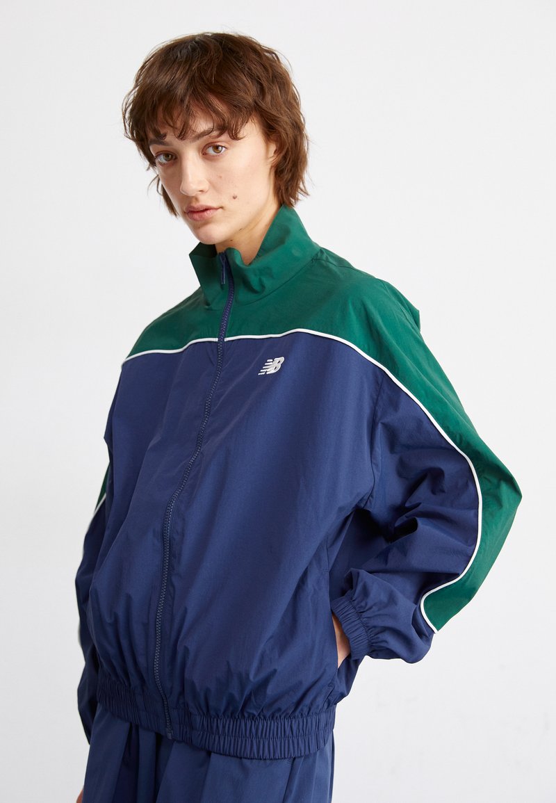 New Balance SPORTSWEARS GREATEST HITS JACKET - Windjack - navy/blauw ...