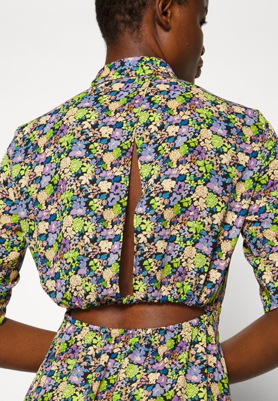 maje RILAURA - Blusenkleid - imprimé primevères multico/nicht definiert ...