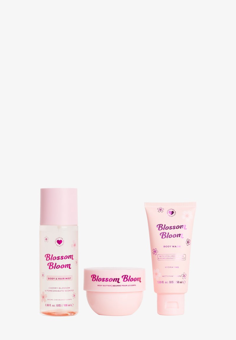 I Heart Revolution I HEART REVOLUTION BLOSSOM BLOOM BATH & BODY GIFT ...