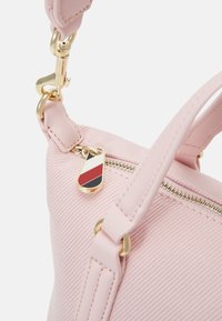 Tommy Hilfiger POPPY SMALL TOTE - Handtasche - whimsy pink/rosa ...