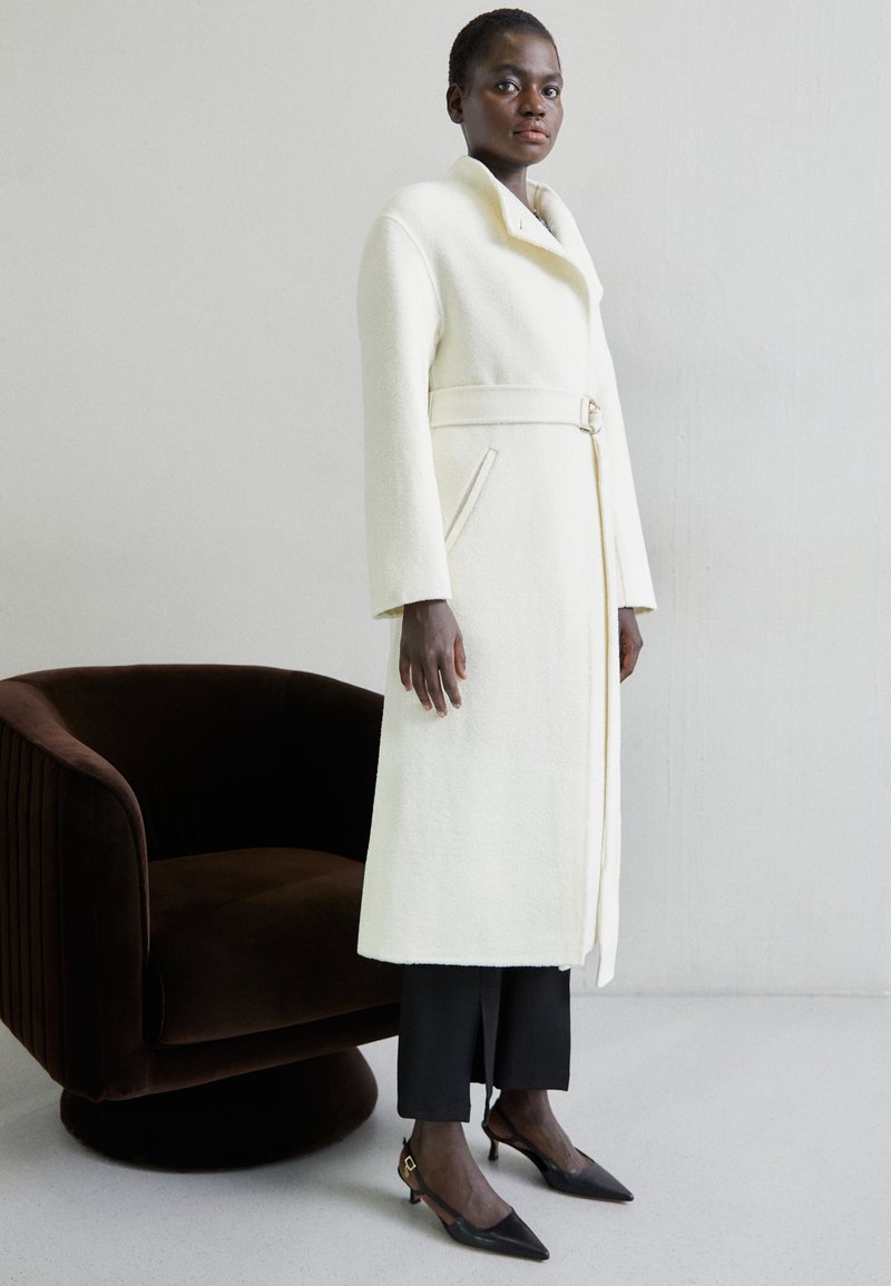 maje GENESIS - Abrigo clásico - ecru/crema - Zalando.es