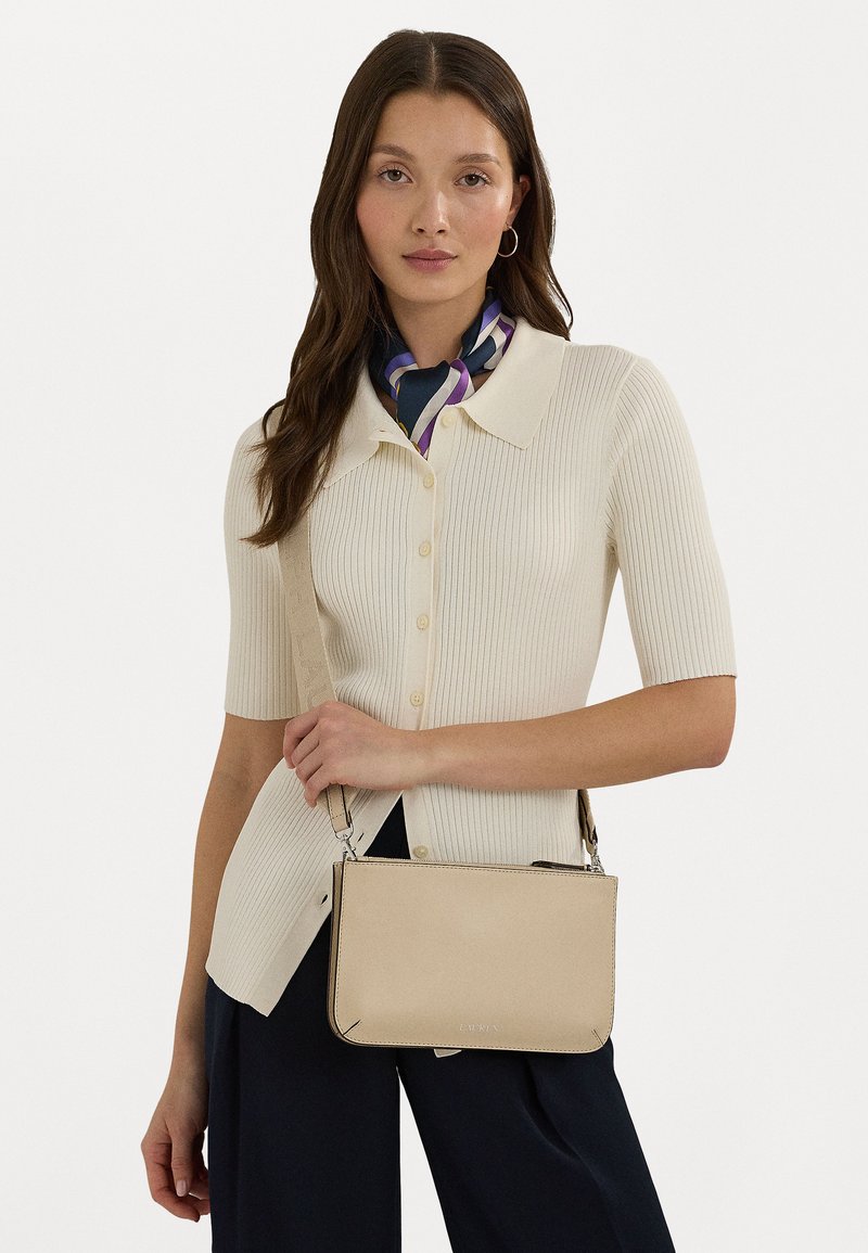 Lauren Ralph Lauren LEATHER MEDIUM LANDYN CROSSBODY BAG - Across body bag - explorer sand/sand ...