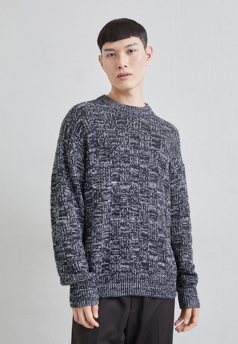 Filippa K SQUARE - Jumper - black/whitе/black - Zalando