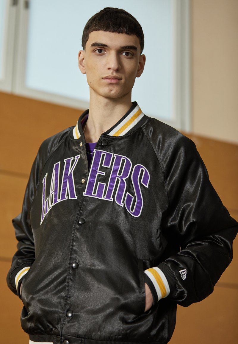 New Era NBA LOS ANGELES LAKERS APPLIQUE BOMBER - Vereinsmannschaften ...