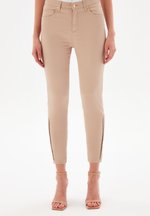 adL BRAIDE DETAILED - Jeans Slim Fit - beige - Zalando.de