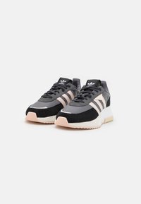 adidas Originals RETROPY F2 - Sneakers basse - grey five/quartz/carbon ...