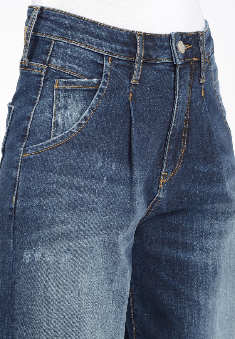 Gang BALLOON SILVIA - Jeans Tapered Fit - thunder night wash/blue denim ...