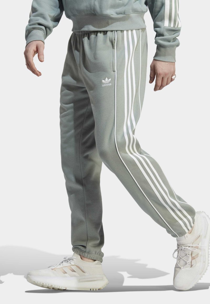 adidas Originals ESS SWTP - Jogginghose - silver green/grün - Zalando